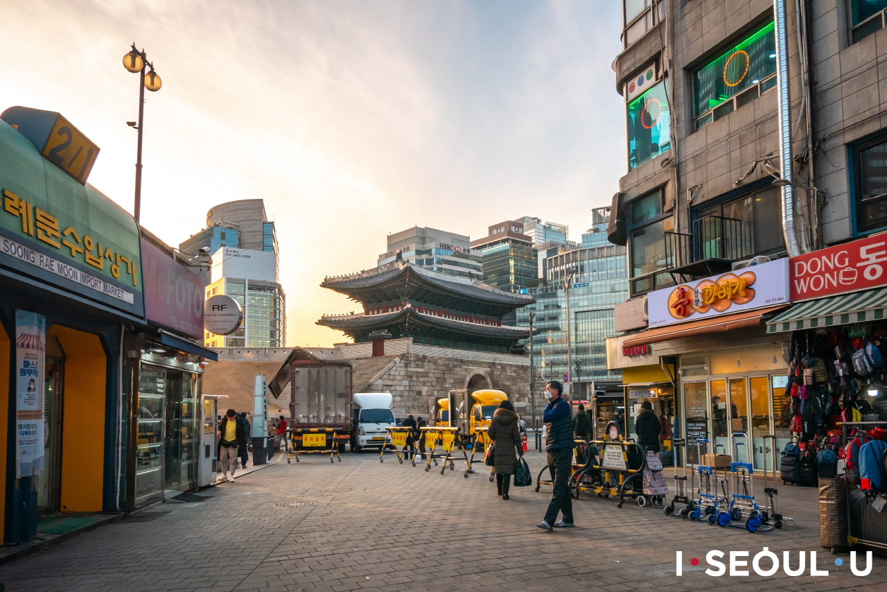 GUIDE TO NAMDAEMUN MARKET IN SEOUL - A Fun Couple - Travel Blog
