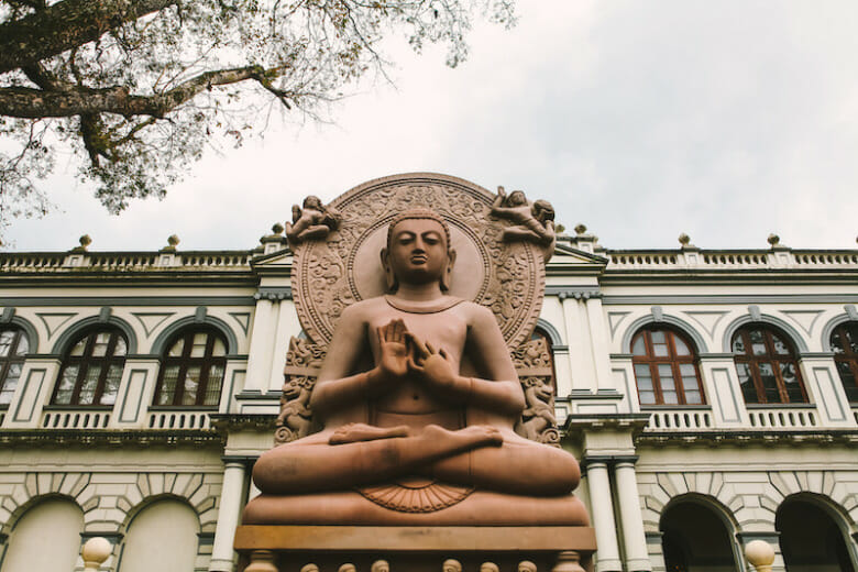 10 BEST THINGS TO DO IN KANDY [SRI LANKA]