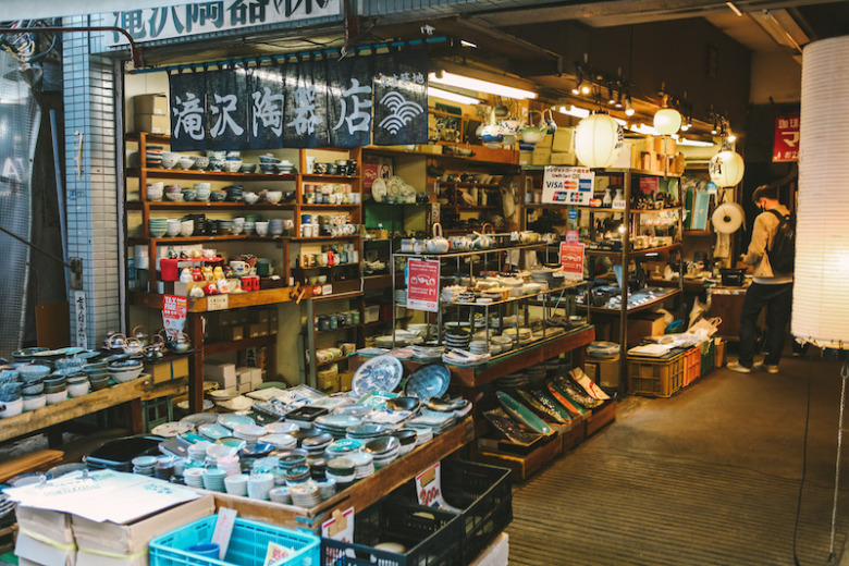 VISIT TSUKIJI OUTER MARKET [TOKYO GUIDE]